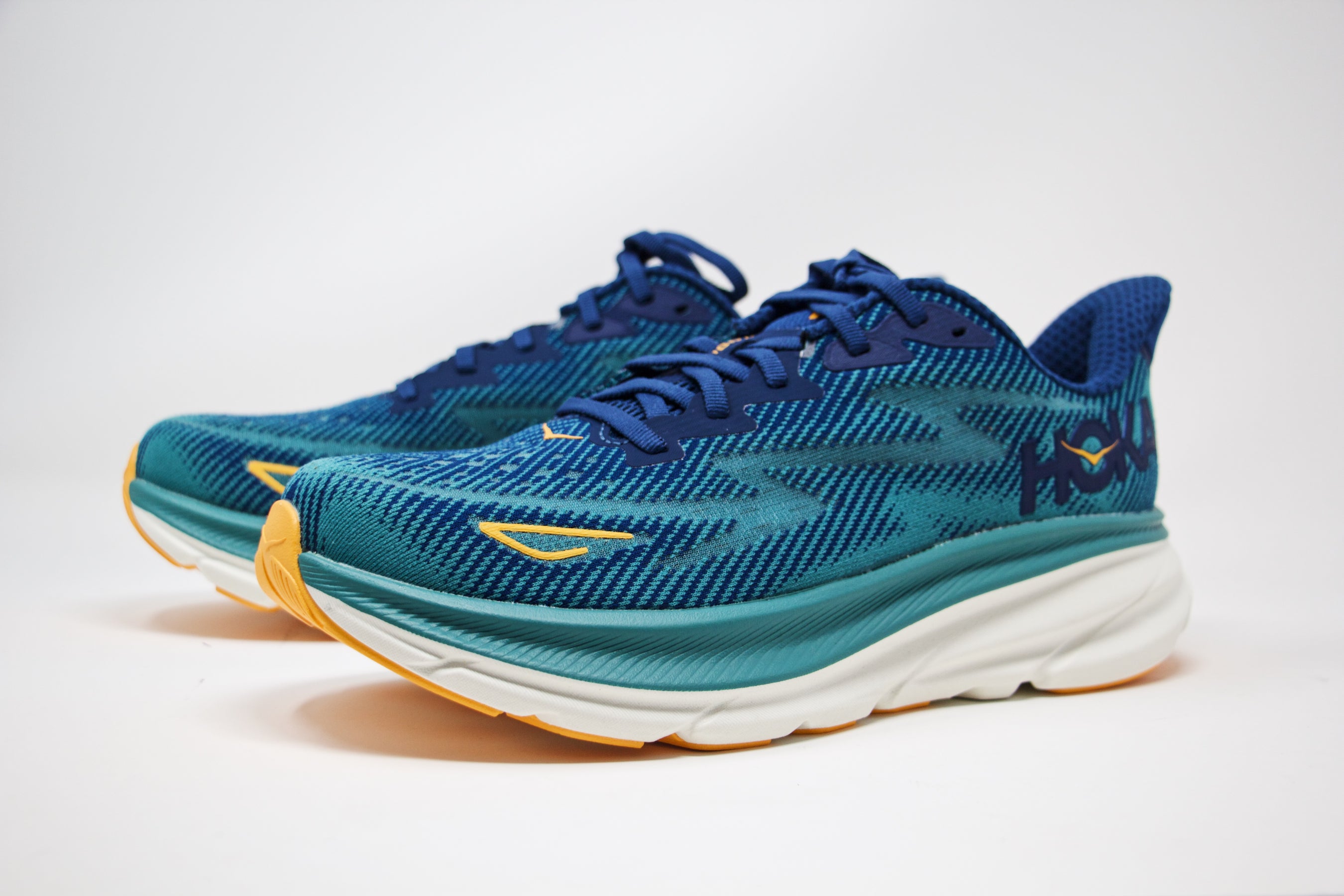 MEN'S RUNNING SHOES – Nick Rivett Sport